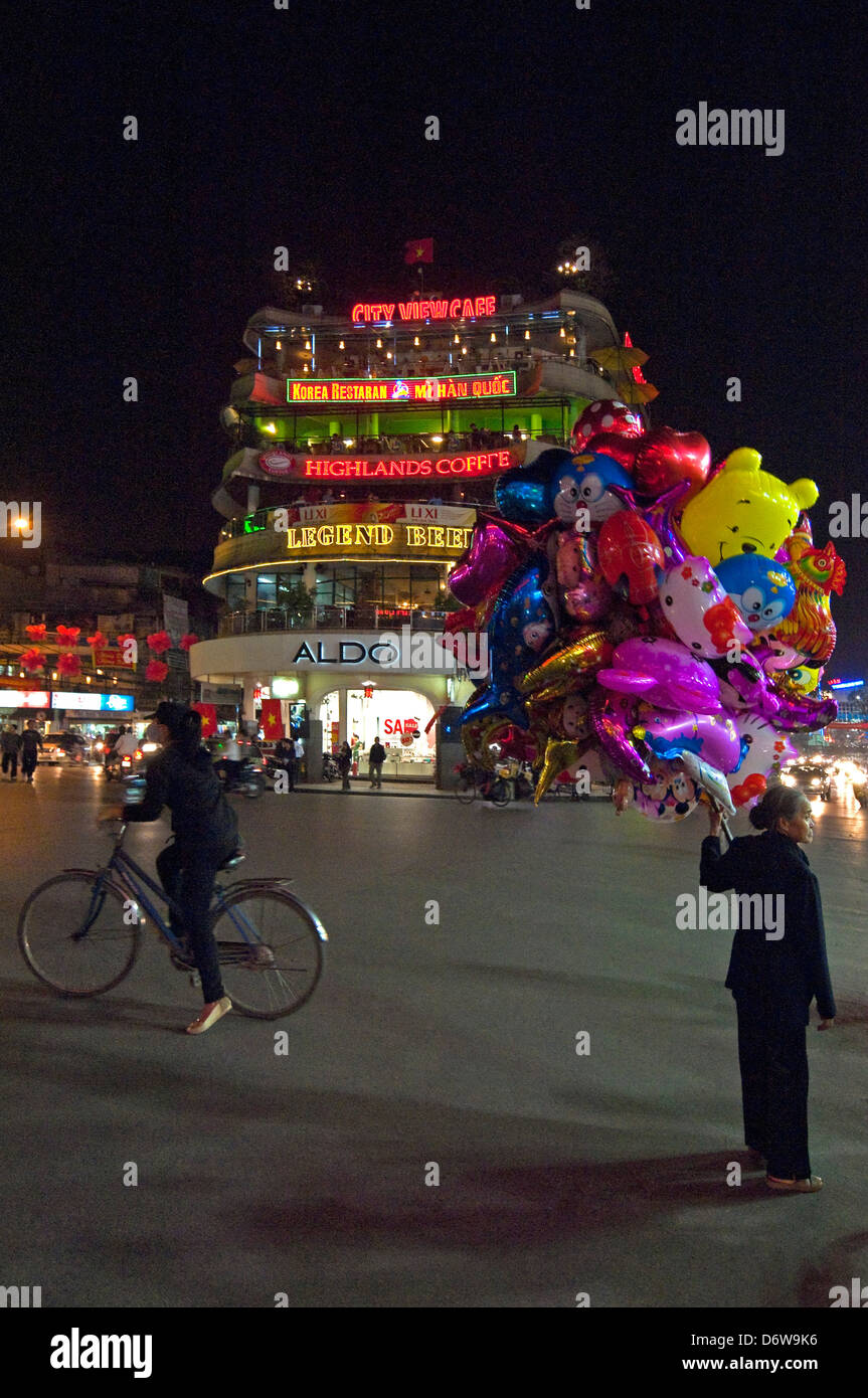 Street vendor selling balloons hi-res stock photography and images - Alamy