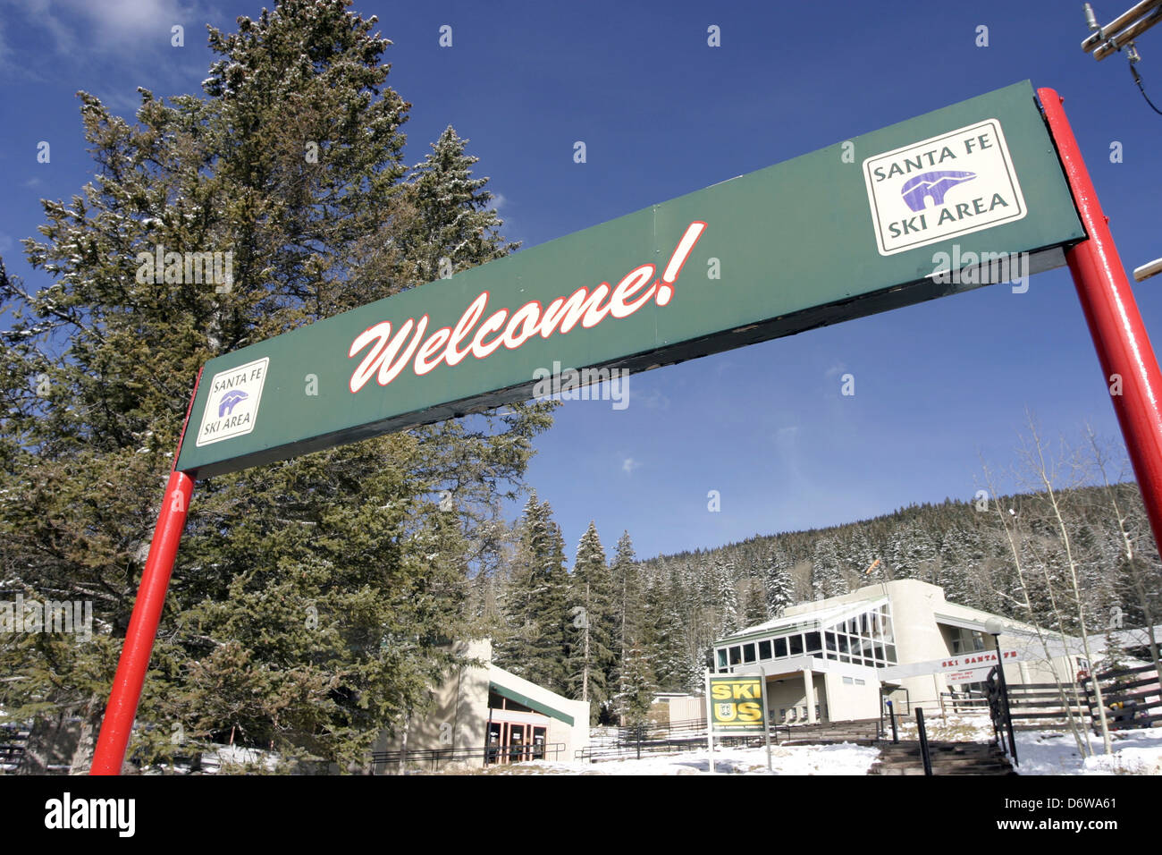 USA, New Mexico, Santa Fe, Ski Resort, Welcome sign Stock Photo - Alamy