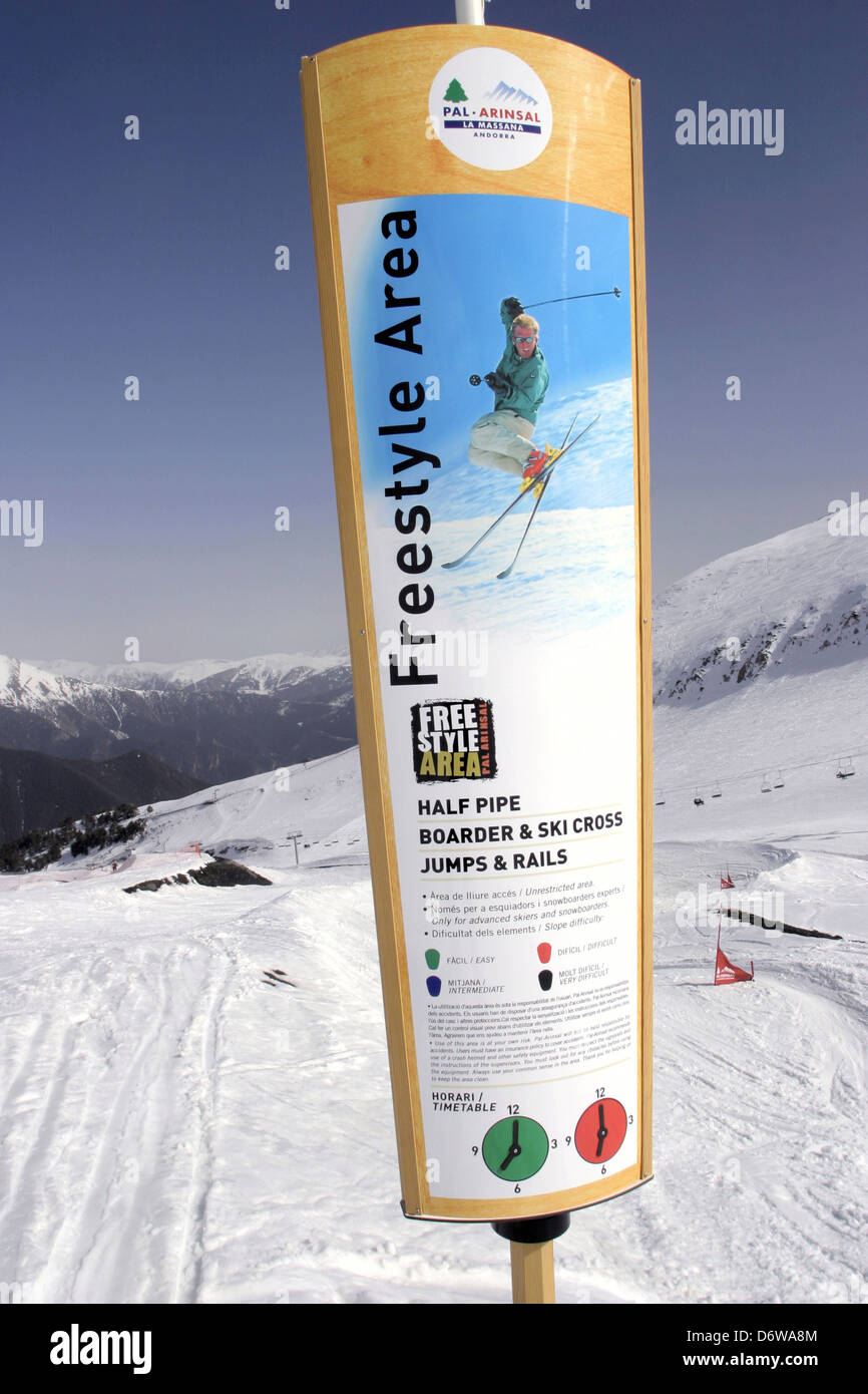 Freestyle area sign hi-res stock photography and images - Alamy