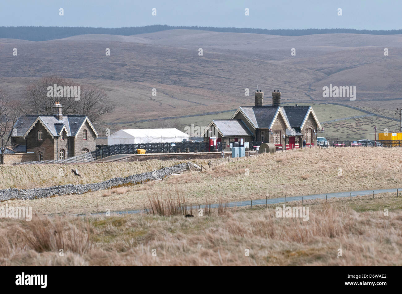 Ribblehead train station hi-res stock photography and images - Alamy