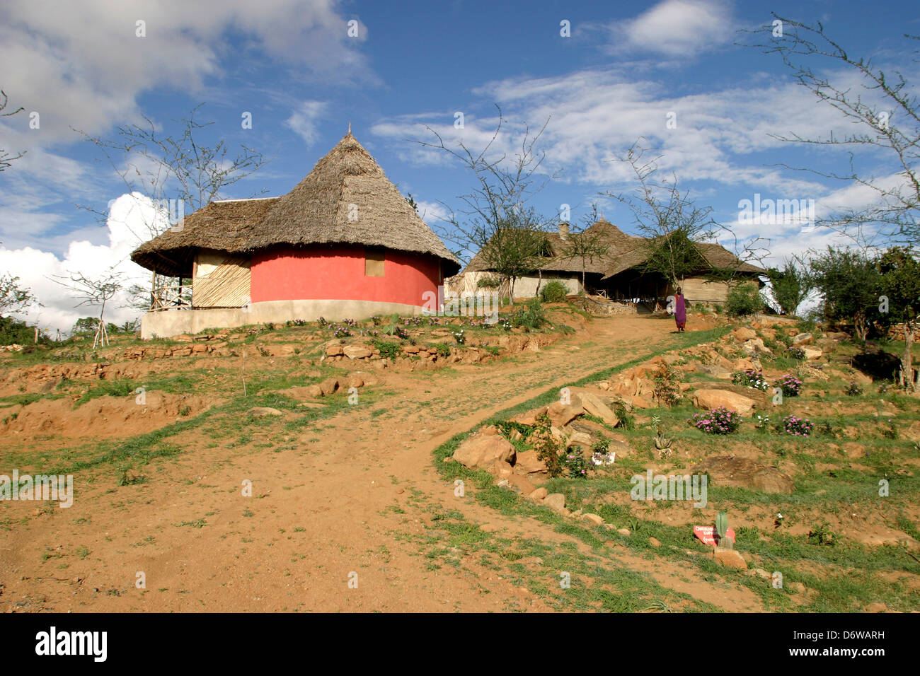 Kenya traditional hut hi-res stock photography and images - Alamy