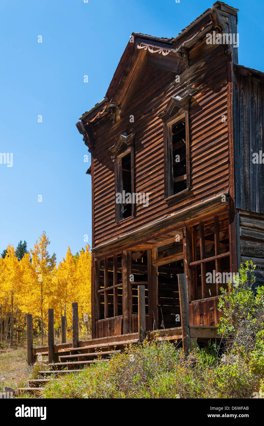 Two story hotel surrounded by autumn foliage, Ashcroft ghost town ...