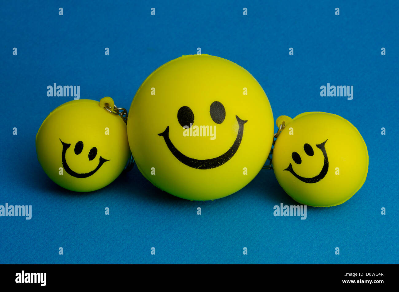 Smiley family hi-res stock photography and images - Alamy