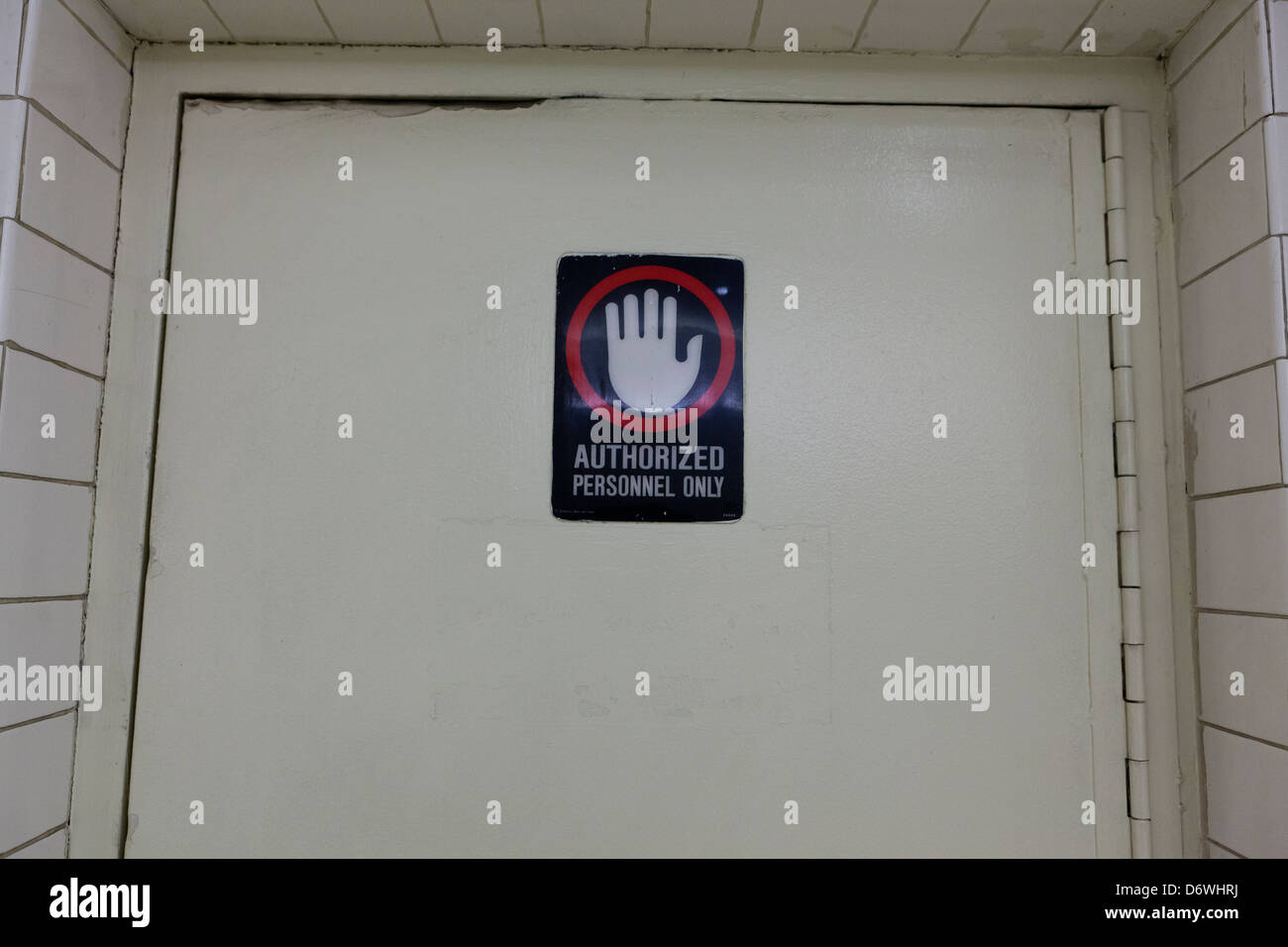 Entry only sign hi-res stock photography and images - Alamy