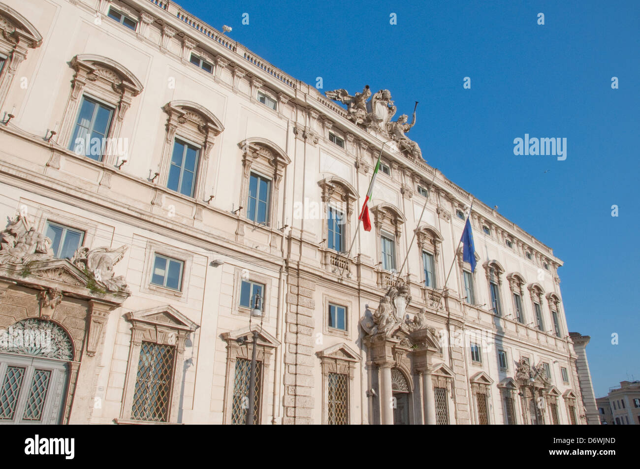 Prime minister official residence hi-res stock photography and images ...