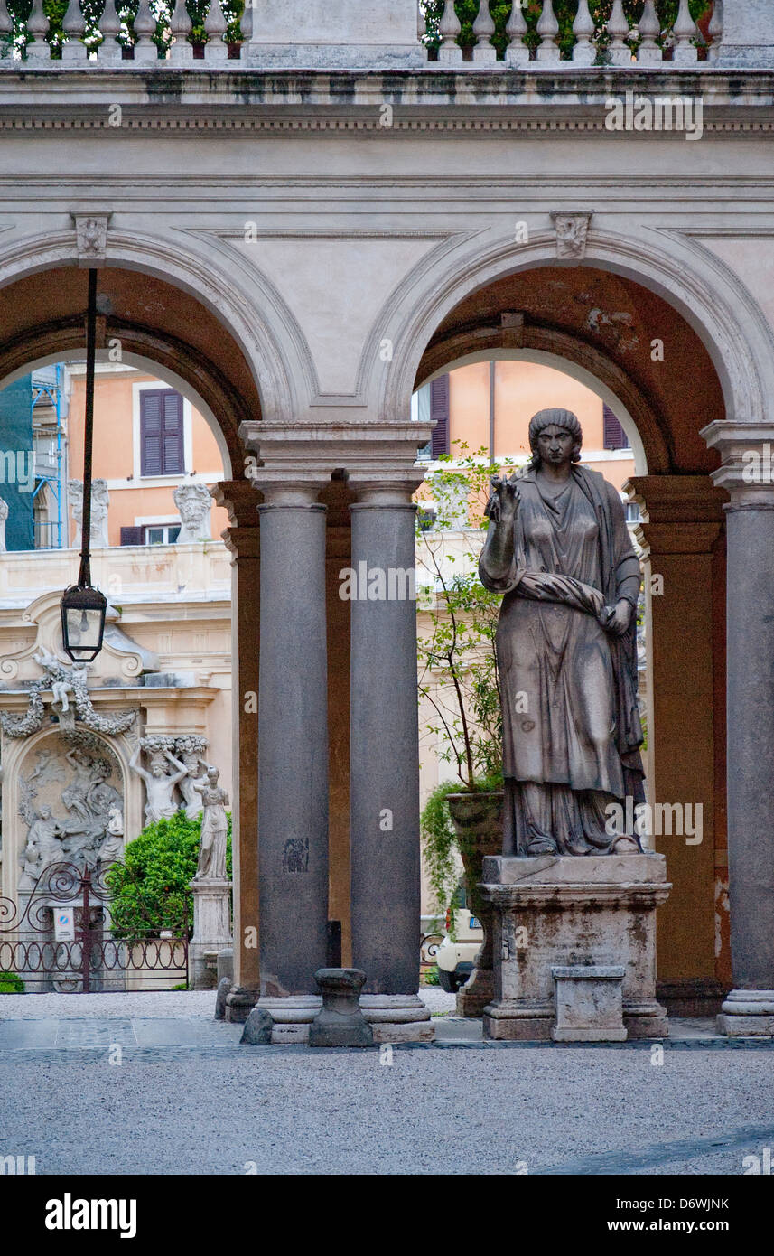 Rome classical hi-res stock photography and images - Alamy