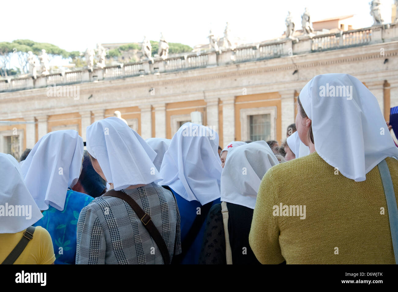 Nuns veil hi-res stock photography and images - Alamy