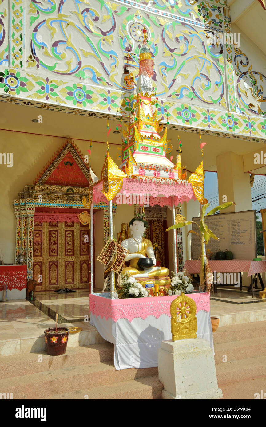 Wat ku kum hi-res stock photography and images - Alamy