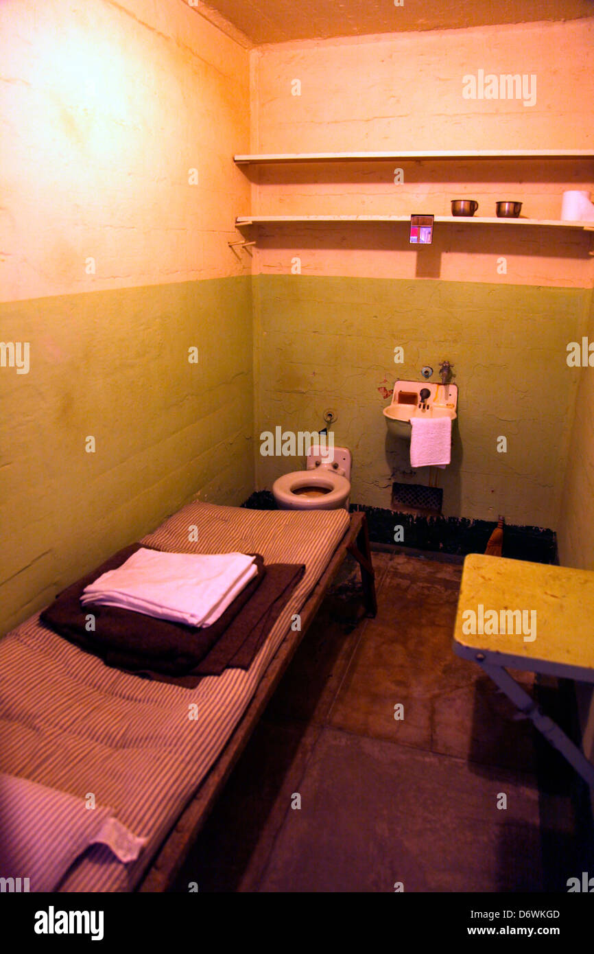 Prisoner Cell, Cellblock B, Alacatraz Prison, San Francisco Bay ...
