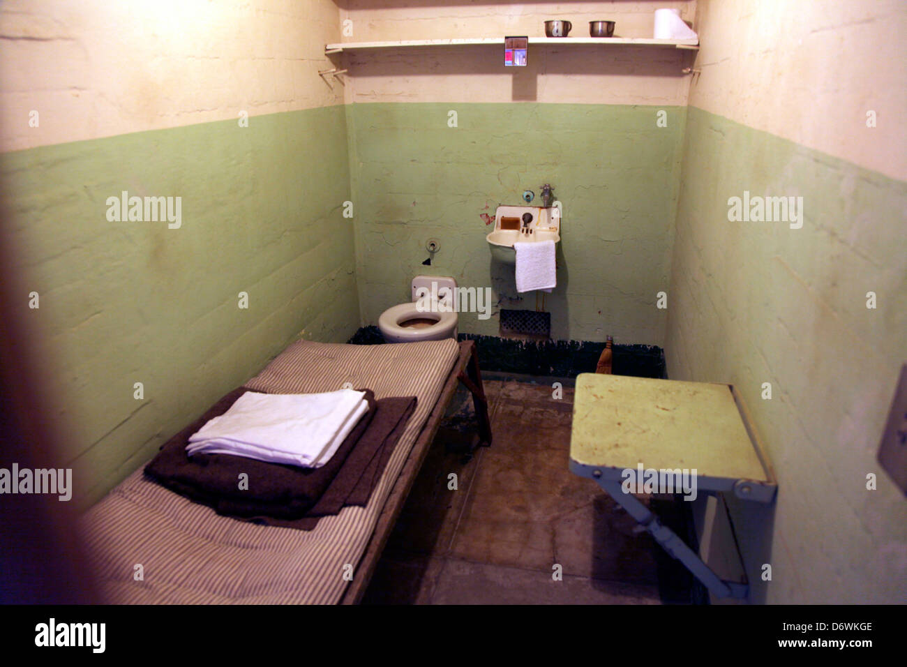 Prisoner Cell, Cellblock B, Alacatraz Prison, San Francisco Bay ...