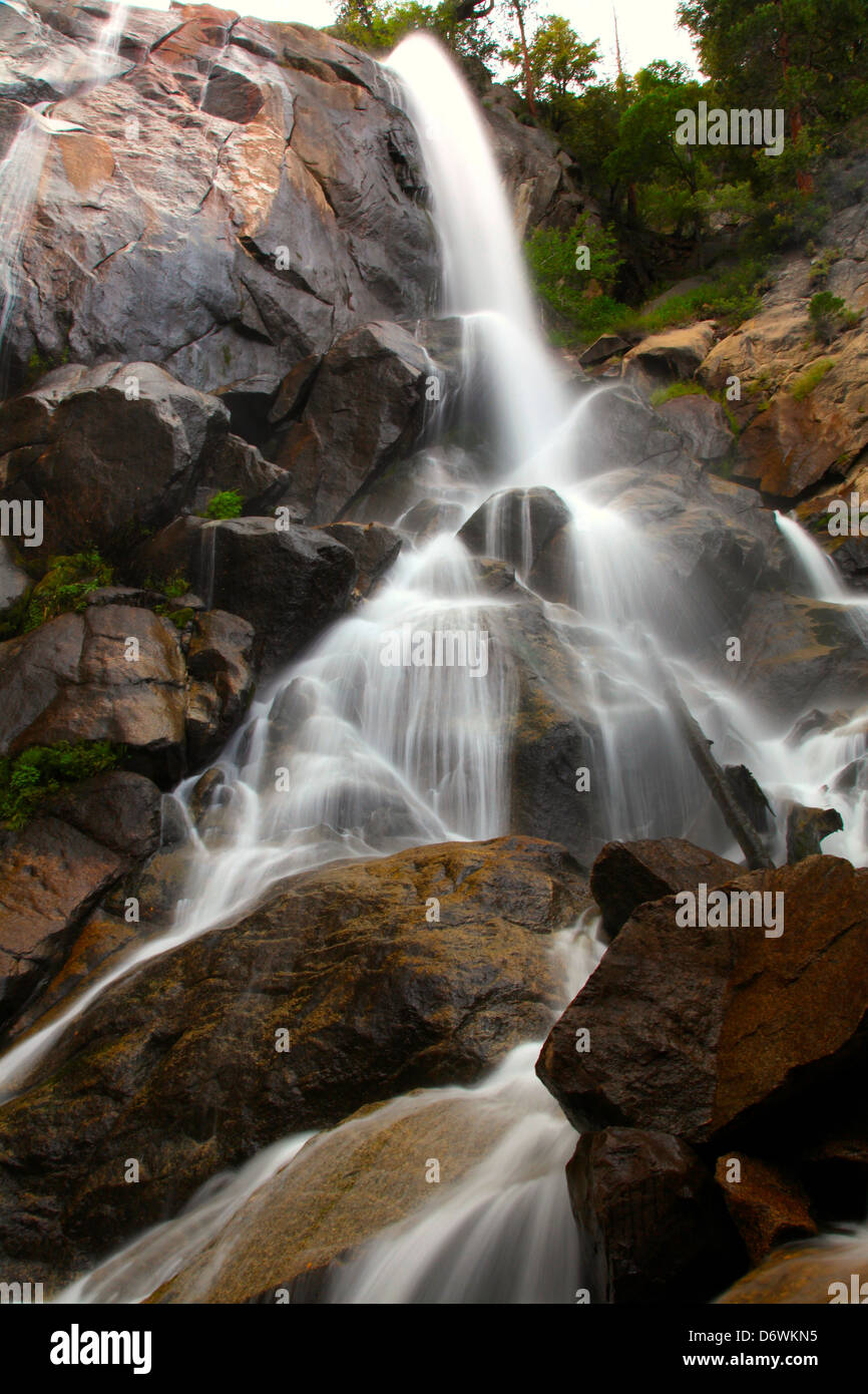 Water falling from rocks, Grizzly Falls, Kings Canyon National Park ...