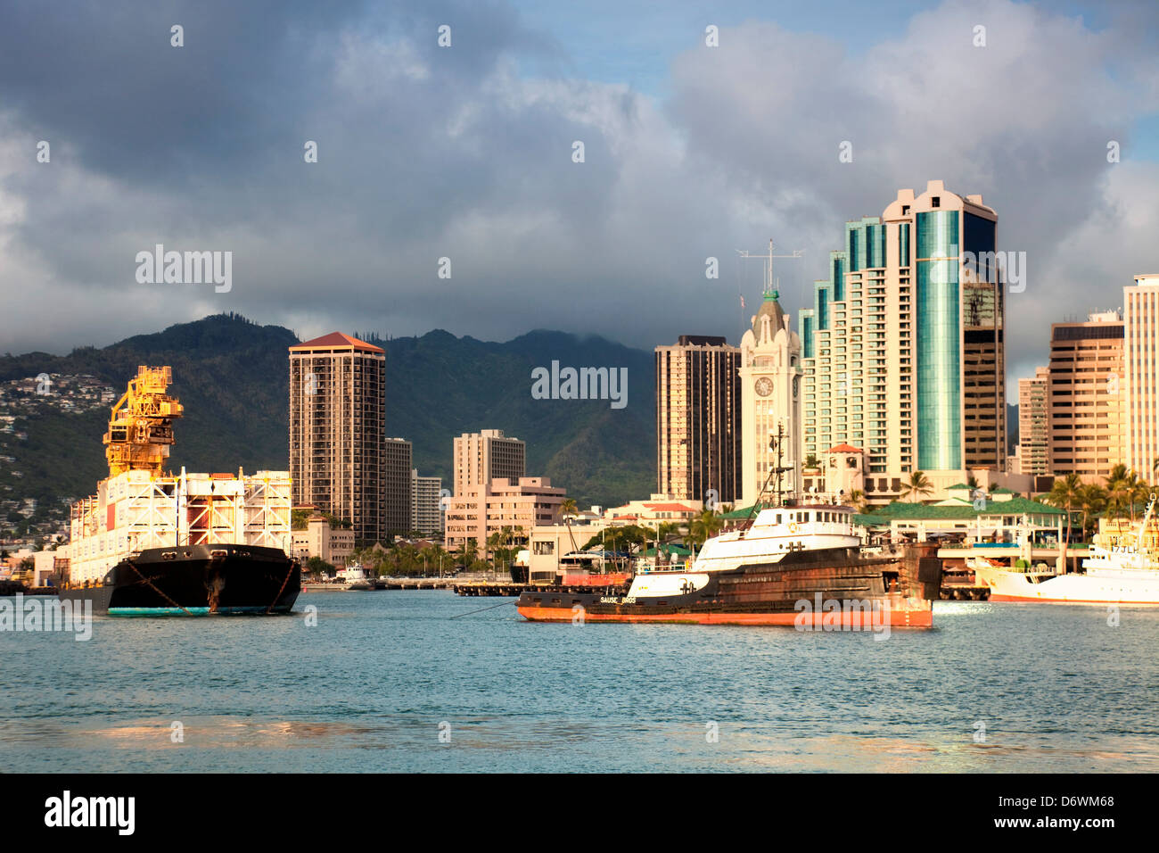 Hawaii ship barge hi-res stock photography and images - Alamy