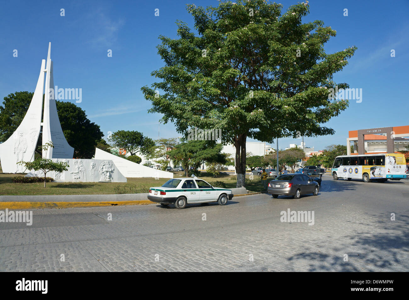 Latin america city roundabout hi-res stock photography and images - Alamy