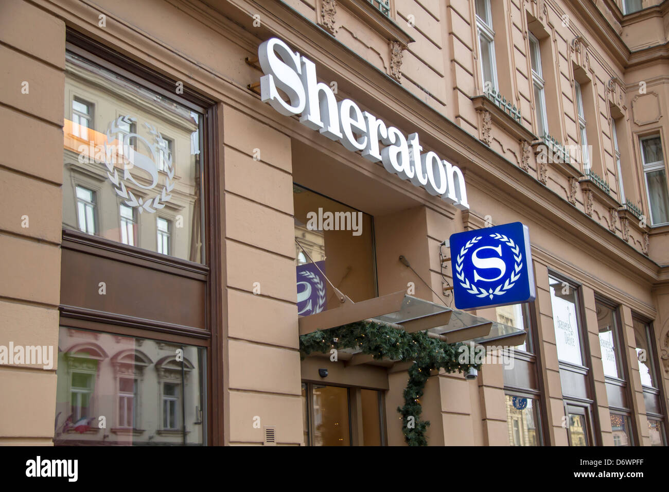 Sheraton logo hi-res stock photography and images - Alamy