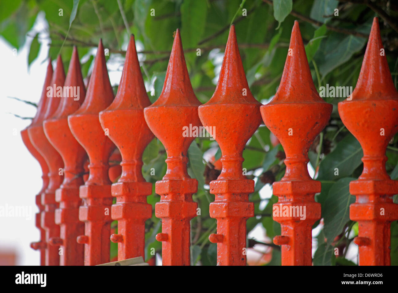Metal fence spikes hi-res stock photography and images - Alamy
