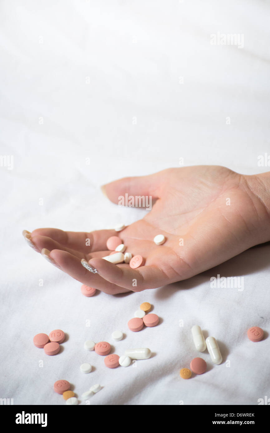 Hand tablets woman hi-res stock photography and images - Alamy