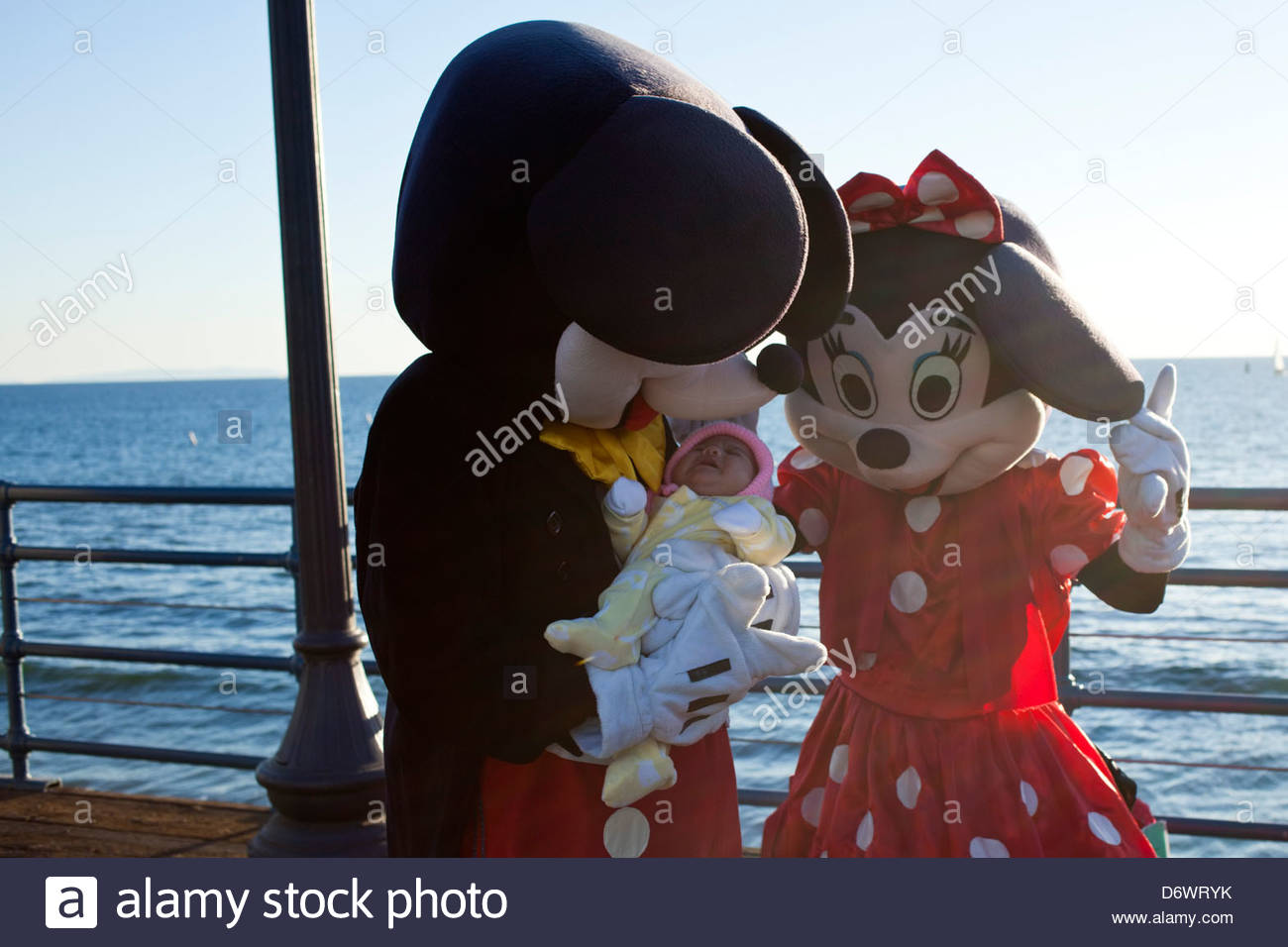 Mickey Minnie Mouse Cartoon Stock Photos & Mickey Minnie Mouse Cartoon ...