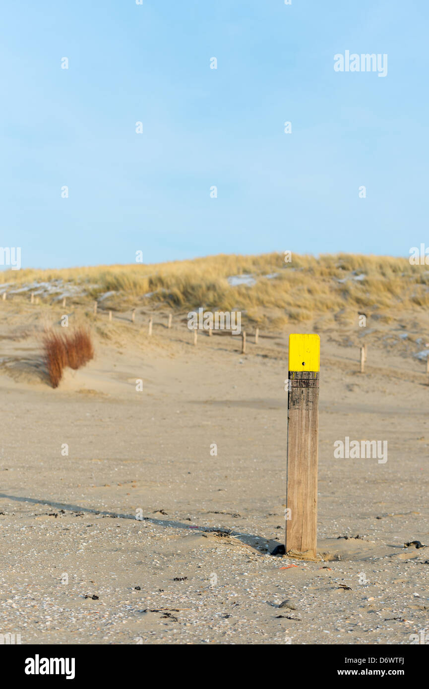 Beach pole hi-res stock photography and images - Alamy