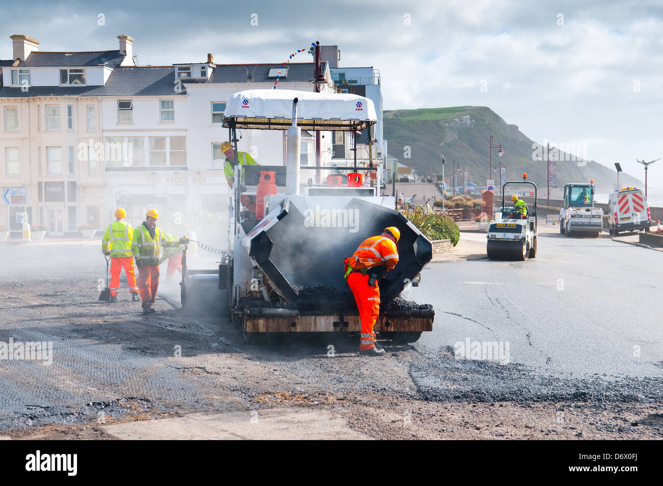 Tarmacing hi-res stock photography and images - Alamy