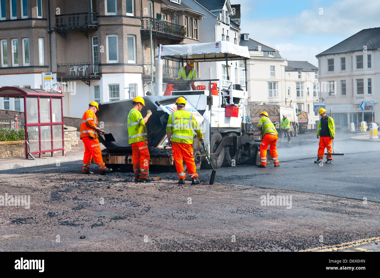 Road tarmacing hi-res stock photography and images - Alamy