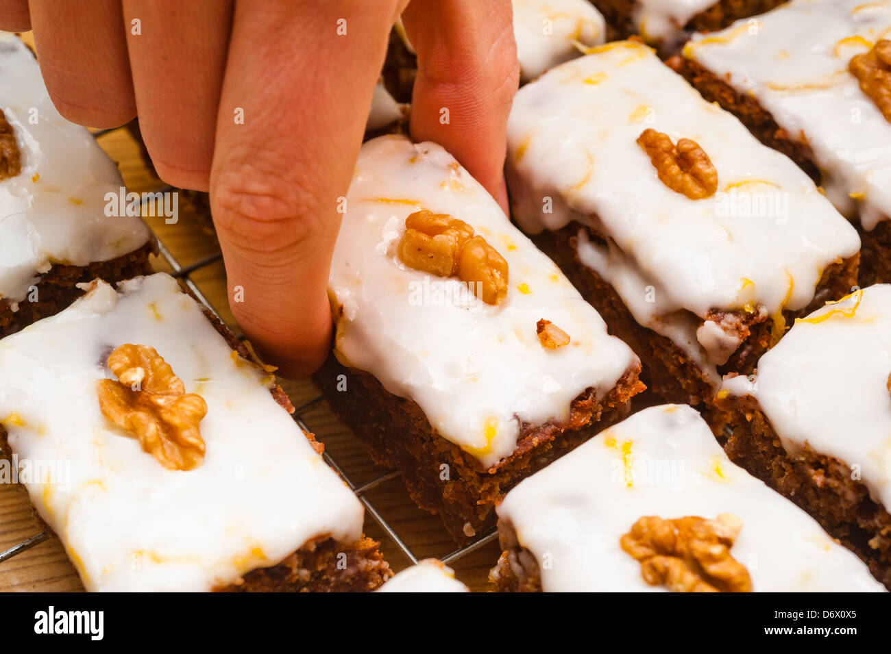 Hand cake hi-res stock photography and images - Alamy