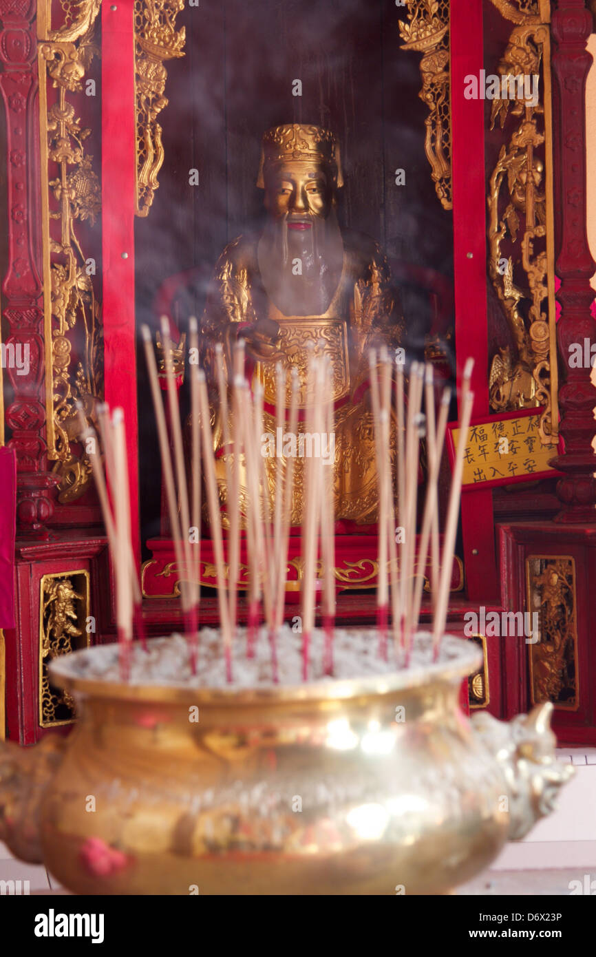 statue in a chinese temple Stock Photo - Alamy