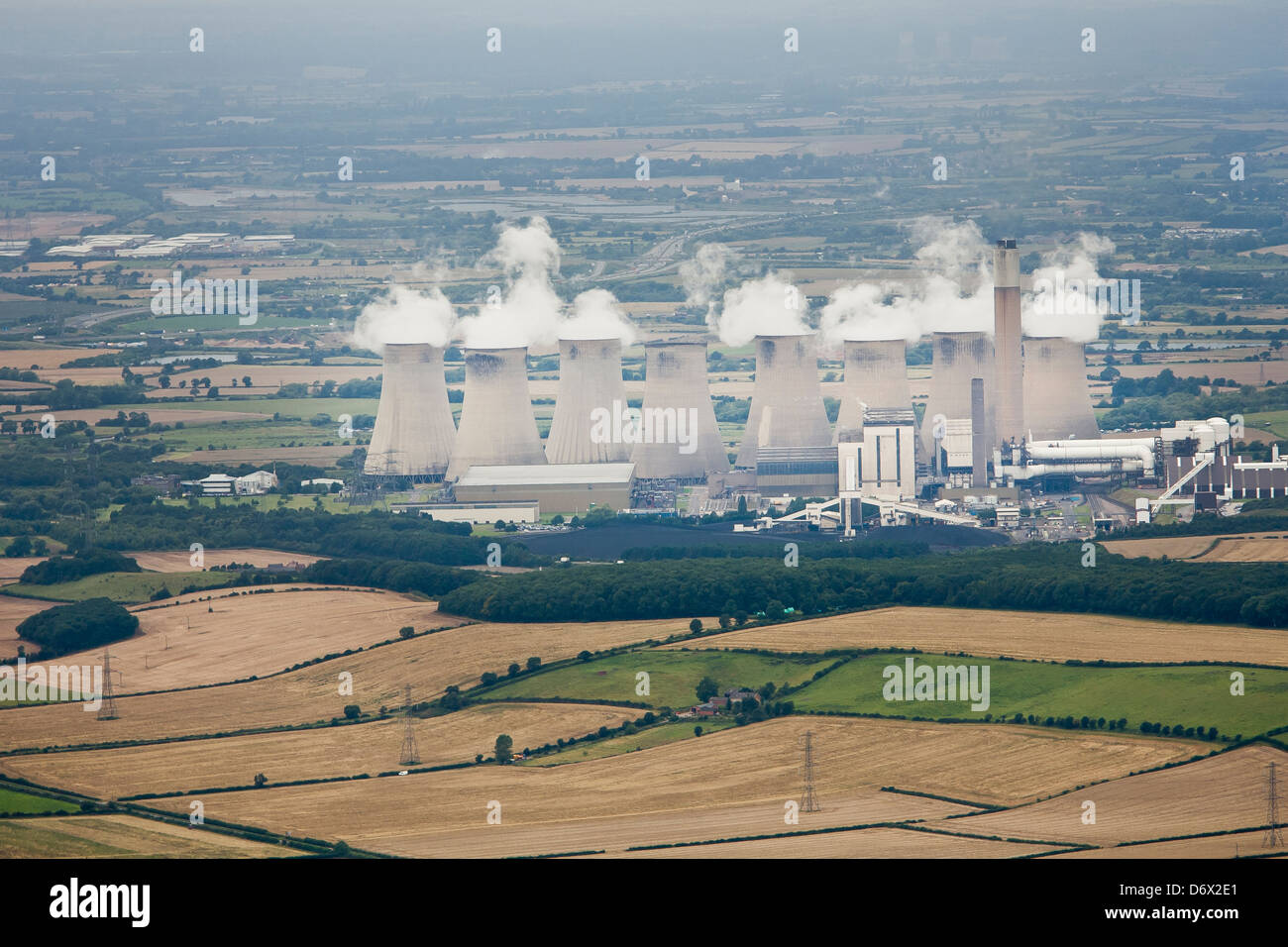 Overhead view of the Ratcliffe-on-soar power station in Nottingham ...