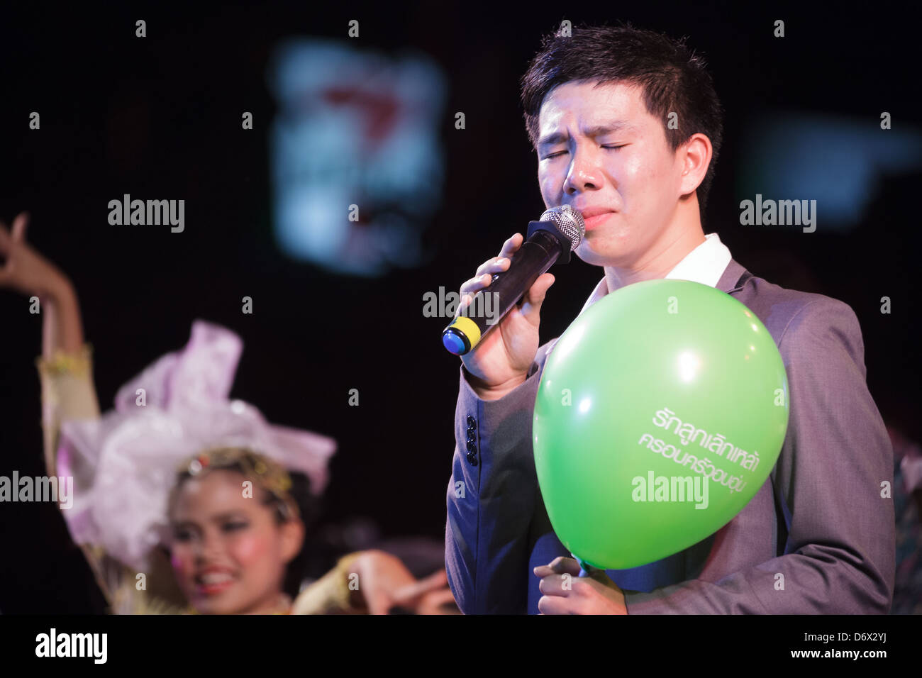 Thai pop show on stage hi-res stock photography and images - Alamy