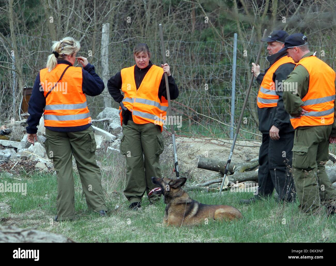 Headless corpse hi-res stock photography and images - Alamy