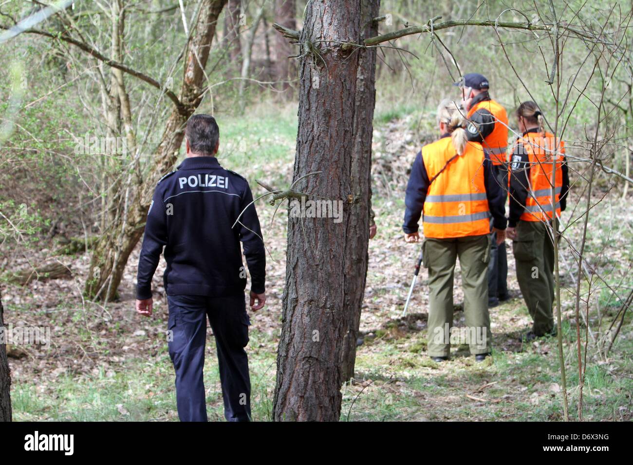 Headless corpse hi-res stock photography and images - Alamy