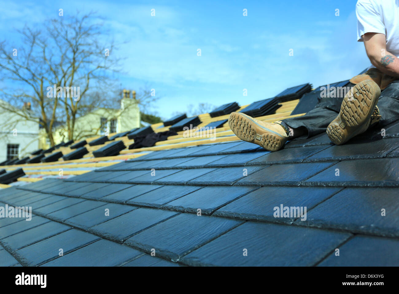 Installing tiles hi-res stock photography and images - Alamy