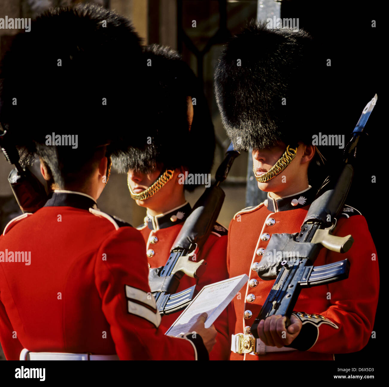 Guardsmen uk hi-res stock photography and images - Alamy