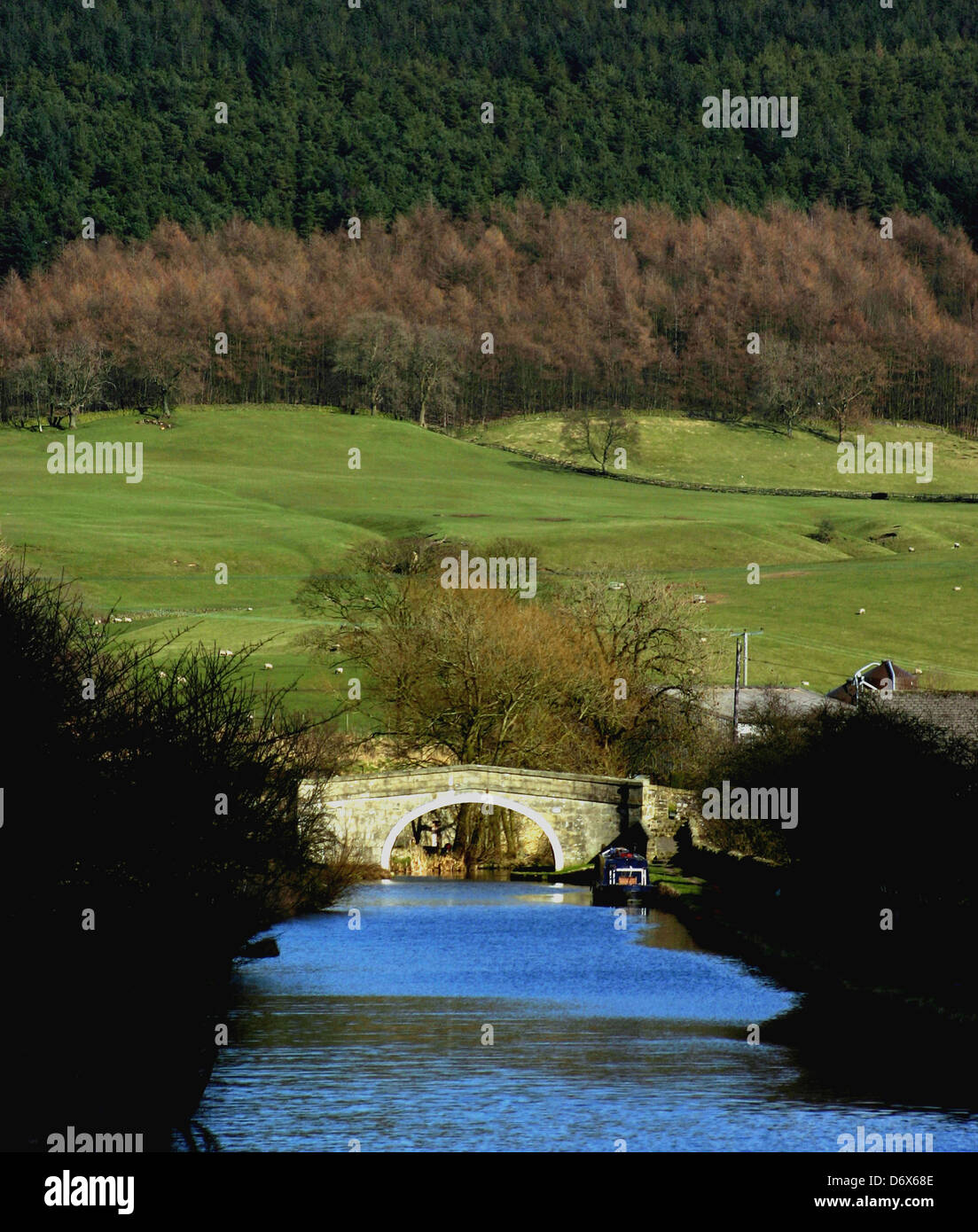 Gargrave canal hi-res stock photography and images - Alamy