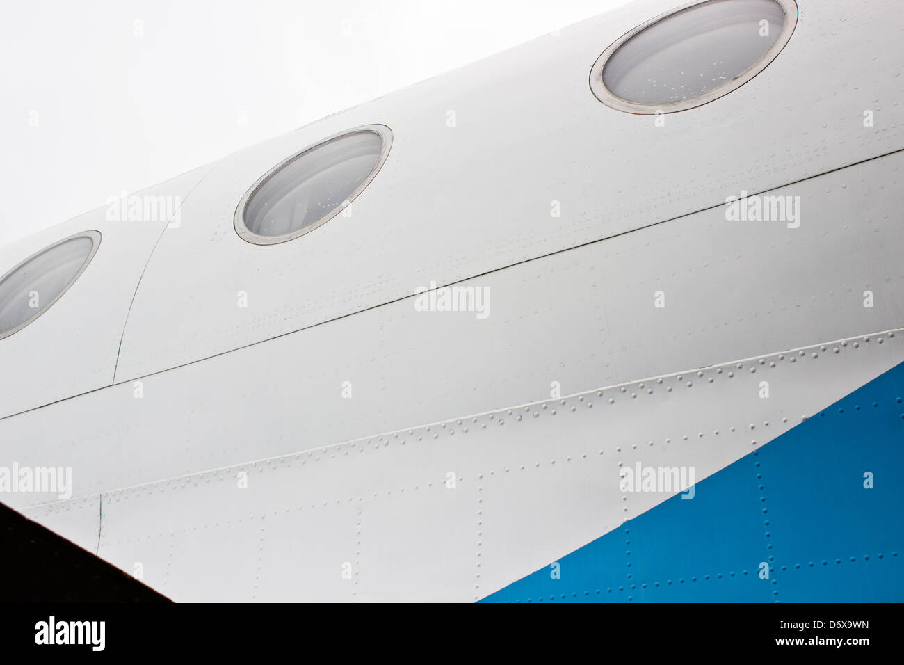 Airplane windows horizontal hi-res stock photography and images - Alamy