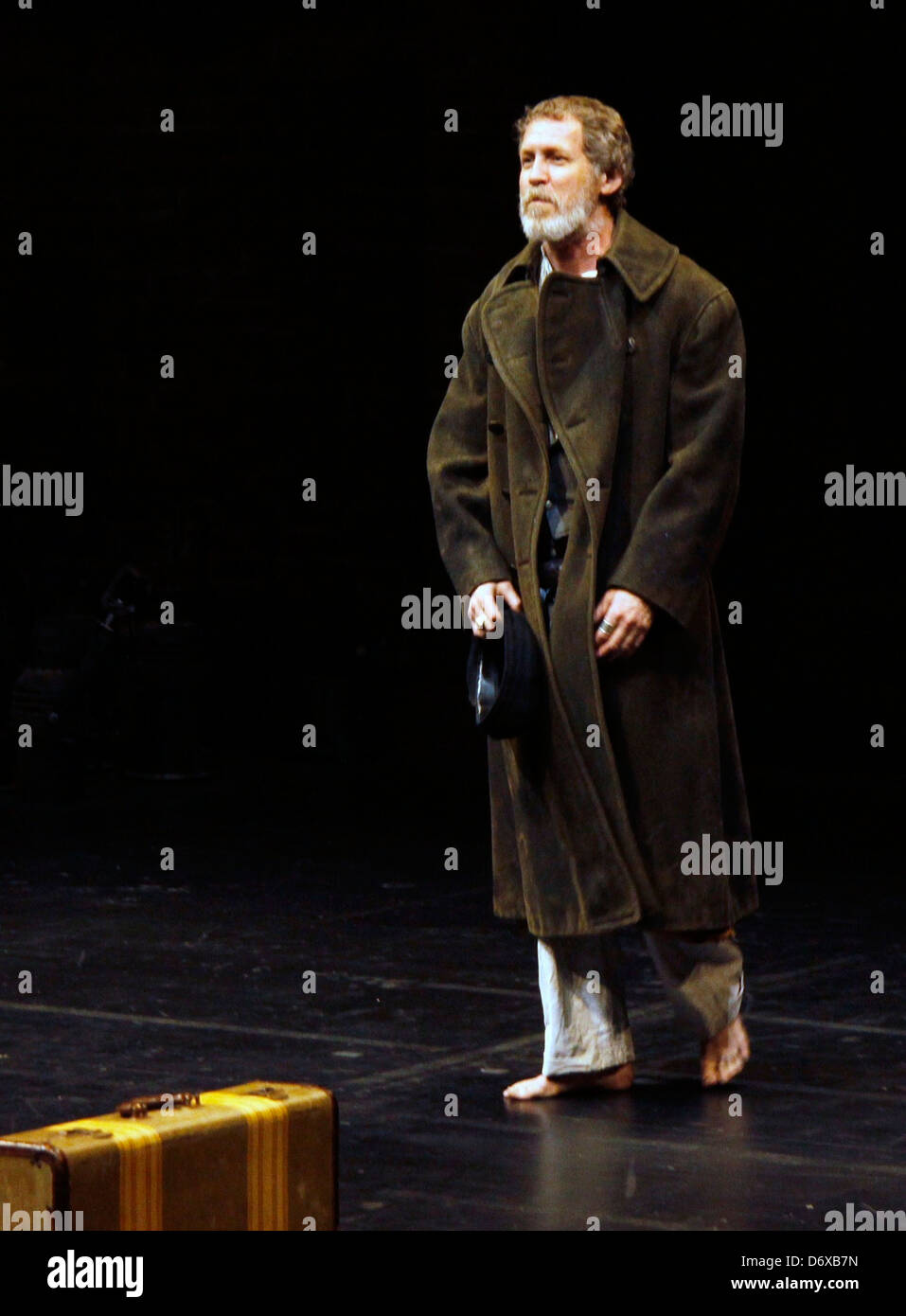 Stephen Spinella Opening night curtain call for 'An Iliad' at the New ...