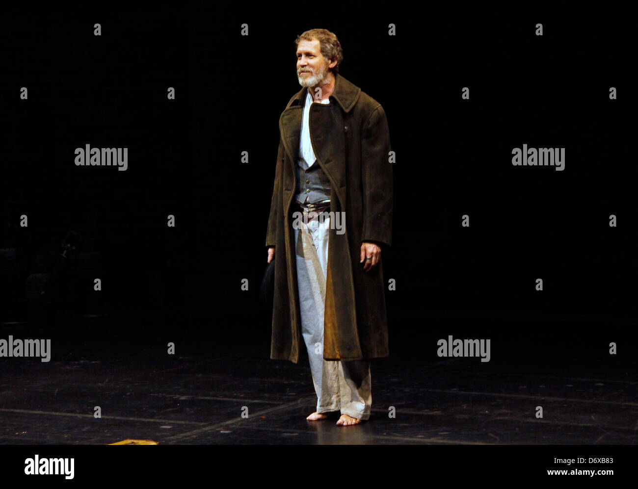 Stephen Spinella Opening night curtain call for 'An Iliad' at the New ...