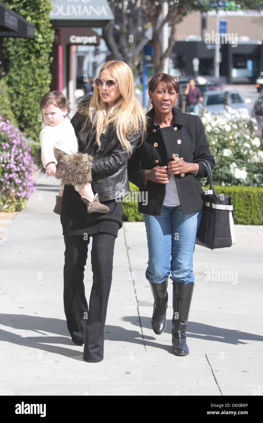Rachel Zoe and her son Skyler browse furniture stores on Robertson ...