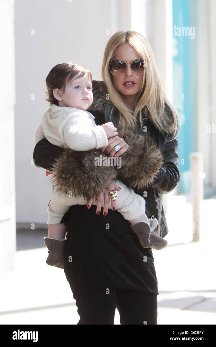 Rachel Zoe and her son Skyler browse furniture stores on Robertson ...