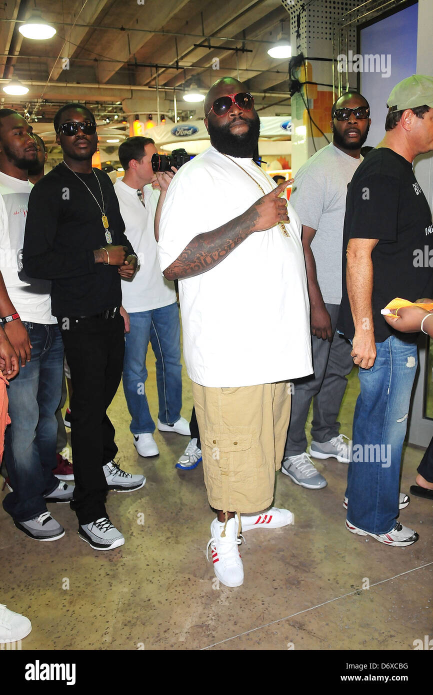 Rick Ross The Miami Dolphins vs The New England Patriots NFL Monday ...