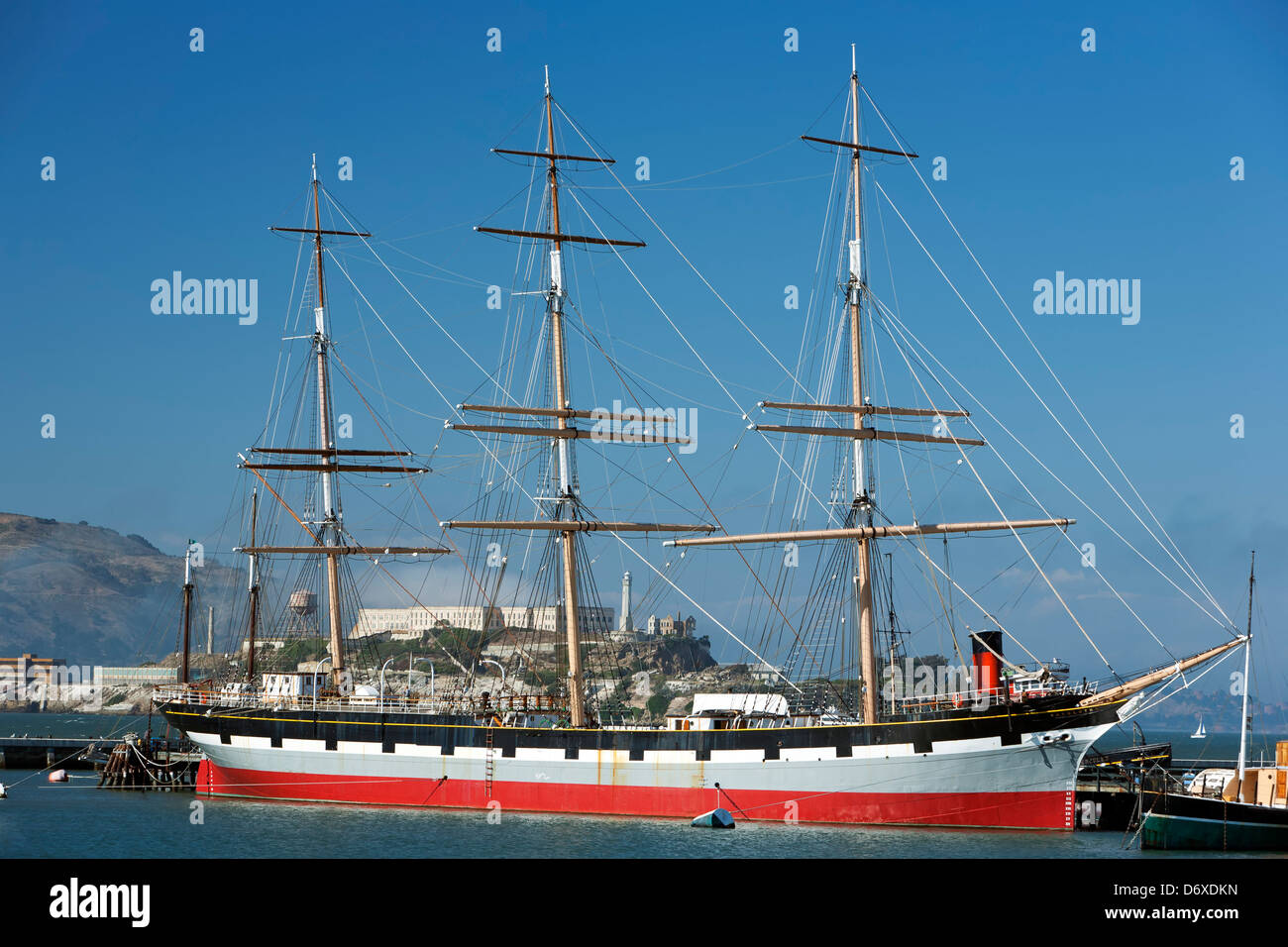Balclutha ship and Alcatraz Island (background), San Francisco Maritime ...