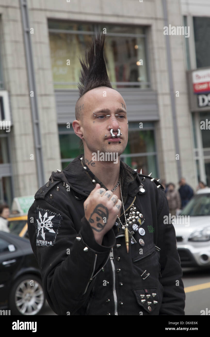 American punk group hi-res stock photography and images - Alamy