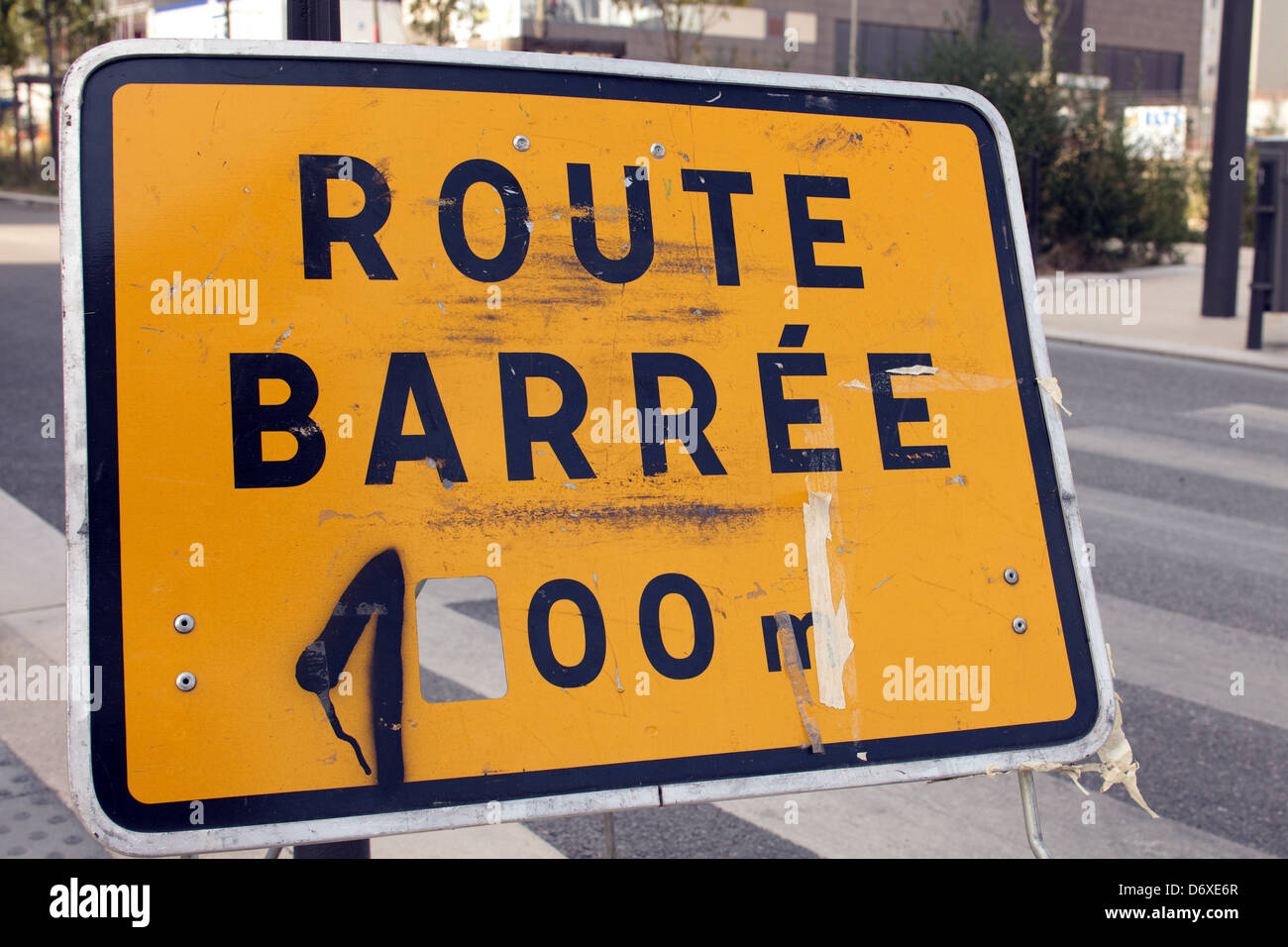 Route barree hi-res stock photography and images - Alamy