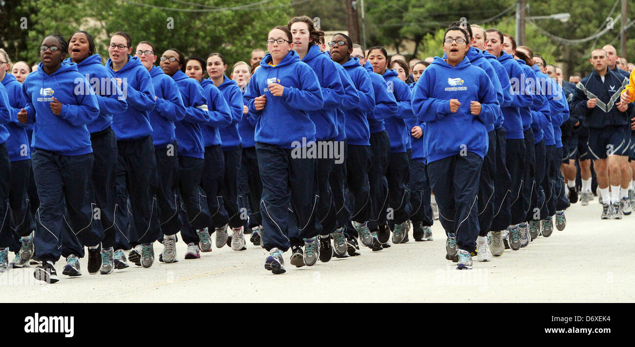 Female airmen hi-res stock photography and images - Alamy