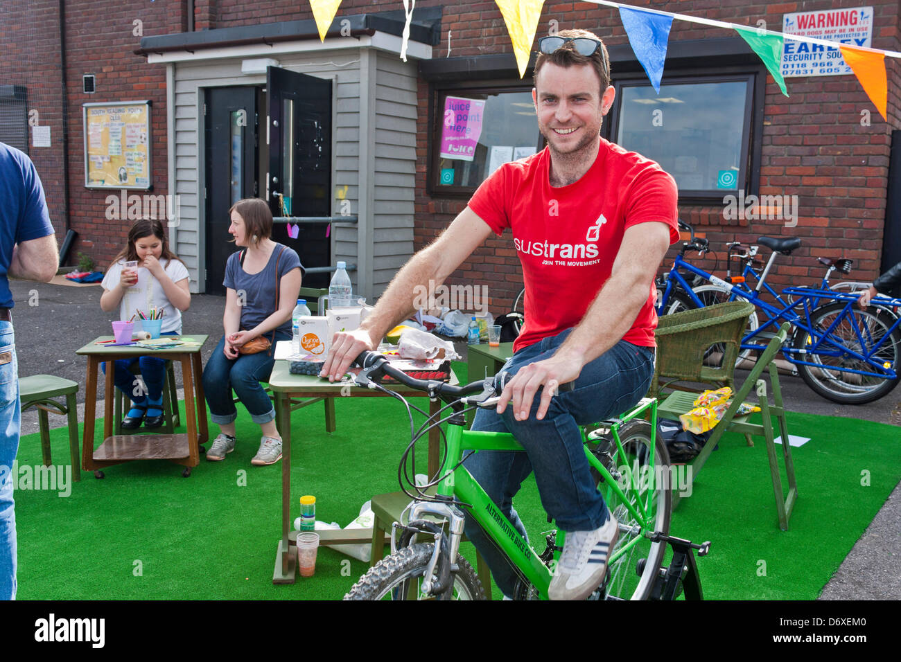 Ben Knowles from Sustrans tests out a bike-powered smoothie machine ...