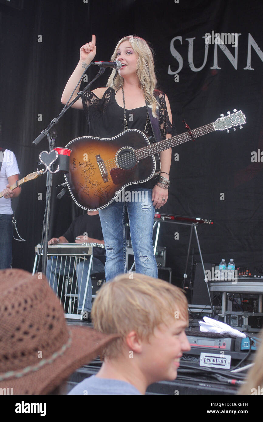 Sunny Sweeney performs during the H2O Tour 2 at the Cruzan Amphitheatre ...