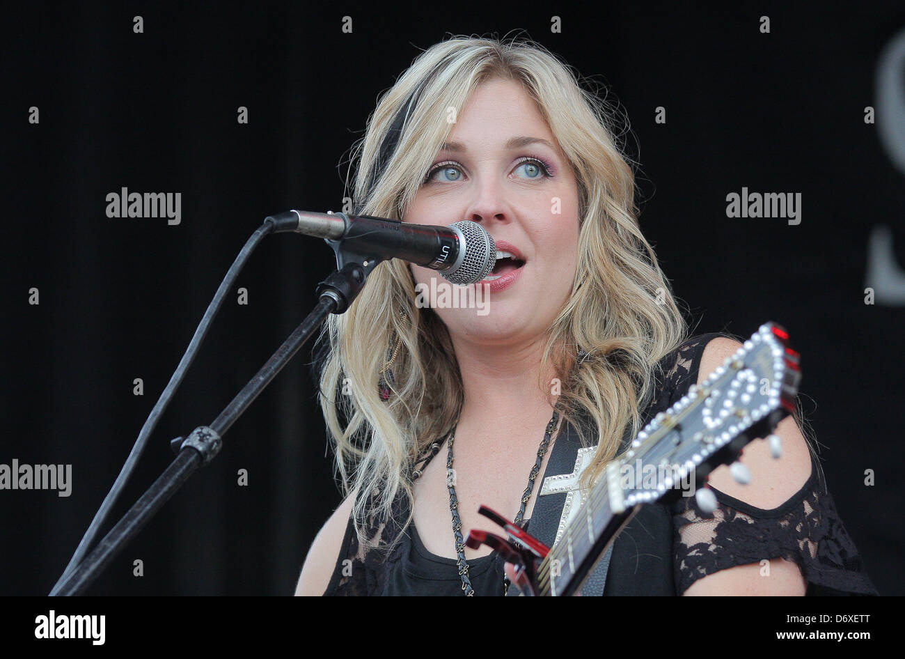 Sunny sweeney hi-res stock photography and images - Alamy