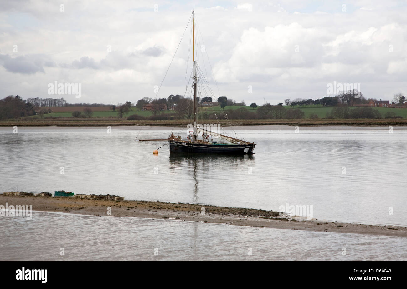 Boat moorings suffolk hi-res stock photography and images - Alamy