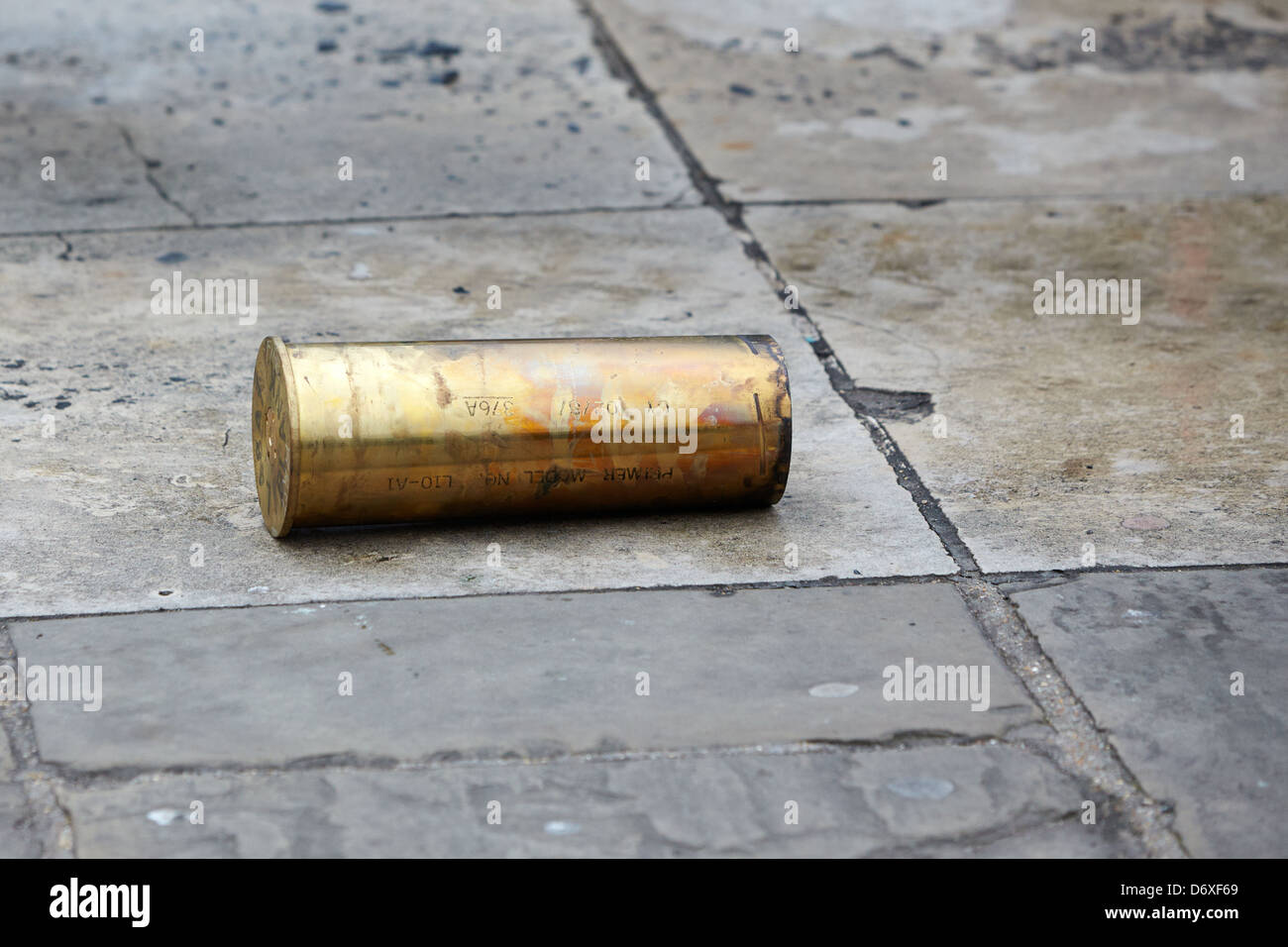 Artillery shell hi-res stock photography and images - Alamy
