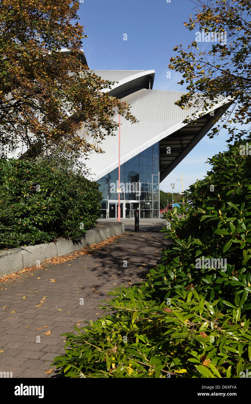 Path leading to the SEC Armadillo / Clyde Auditorium building on the ...