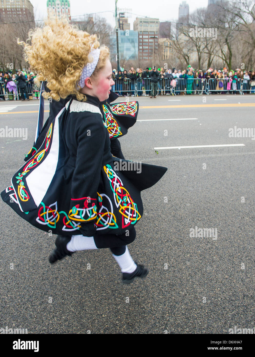 Irish dancers hi-res stock photography and images - Alamy
